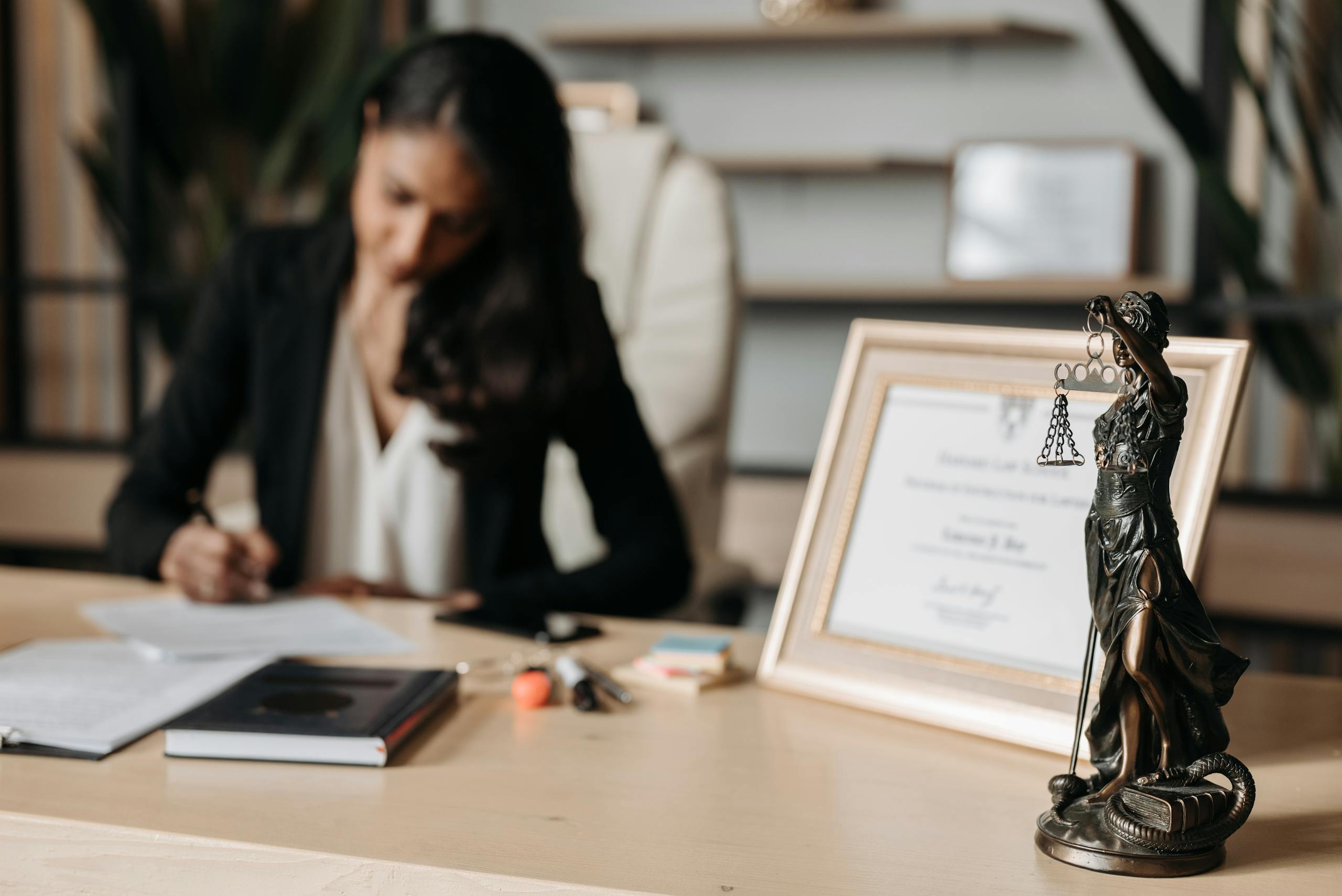 How to Become a Lawyer in the UK: Your Step-by-Step Guide - Academic ...